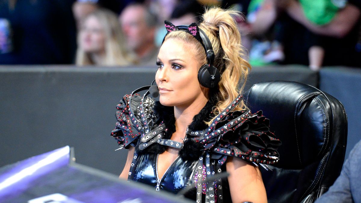 WWE – Smackdown Digitals 12/12/2017 – HawtCelebs