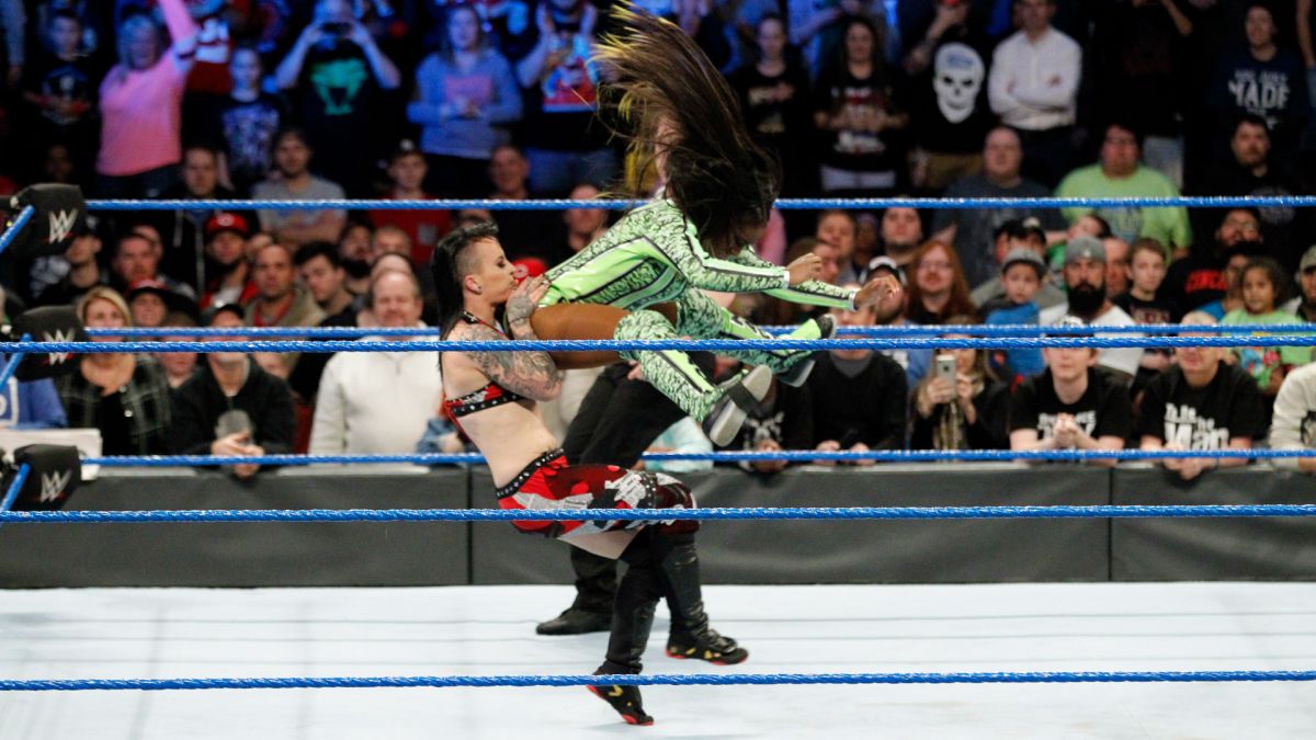 WWE – Smackdown Digitals 12/12/2017 – HawtCelebs