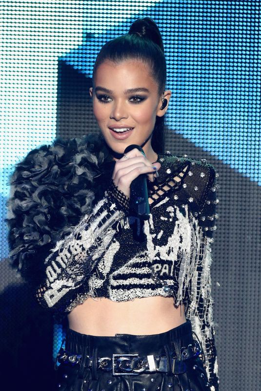 HAILEE STEINFELD Performs at Dick Clark’s New Rear’s Rockin’ Eve with ...