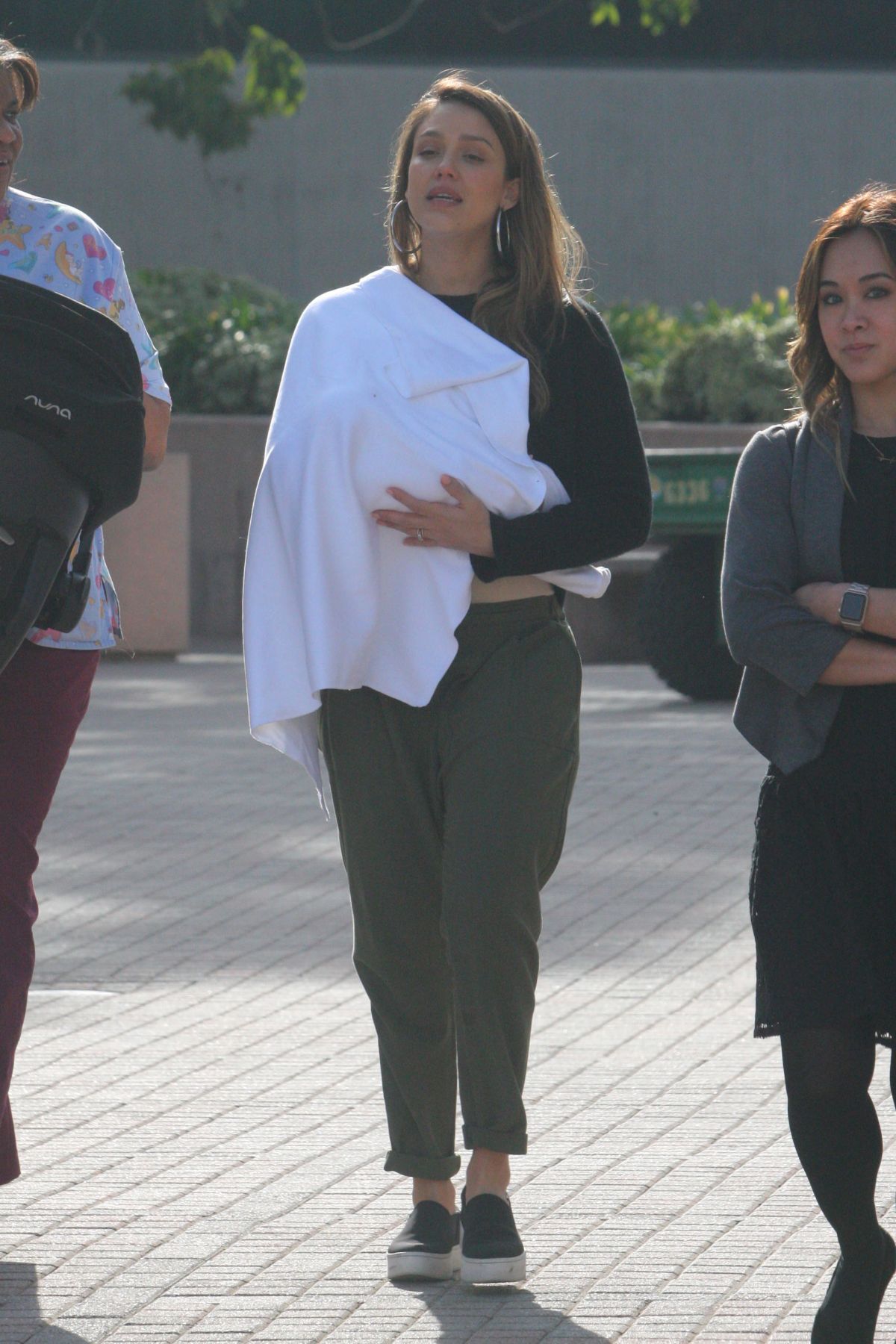 JESSICA ALBA Takes Her Newborn Baby to Doctor in Beverly Hills 01/05 ...