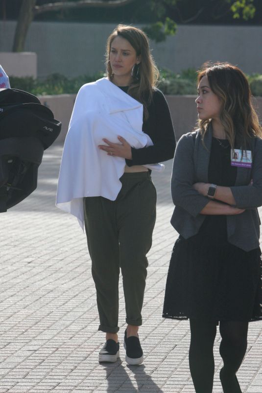 JESSICA ALBA Takes Her Newborn Baby to Doctor in Beverly Hills 01/05 ...