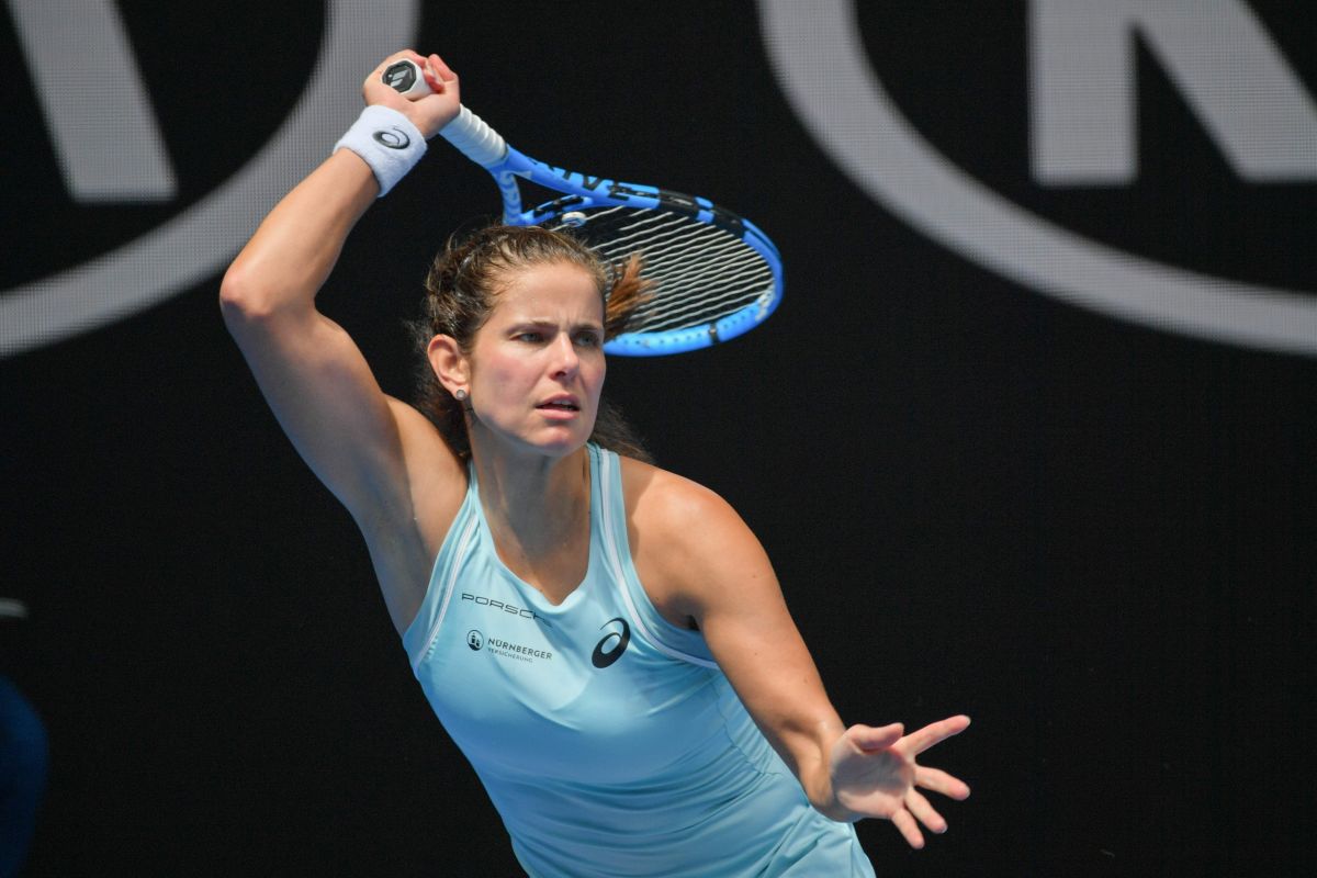 JULIA GOERGES at 2018 Australian Open Tennis Tournament in Melbourne 01 ...