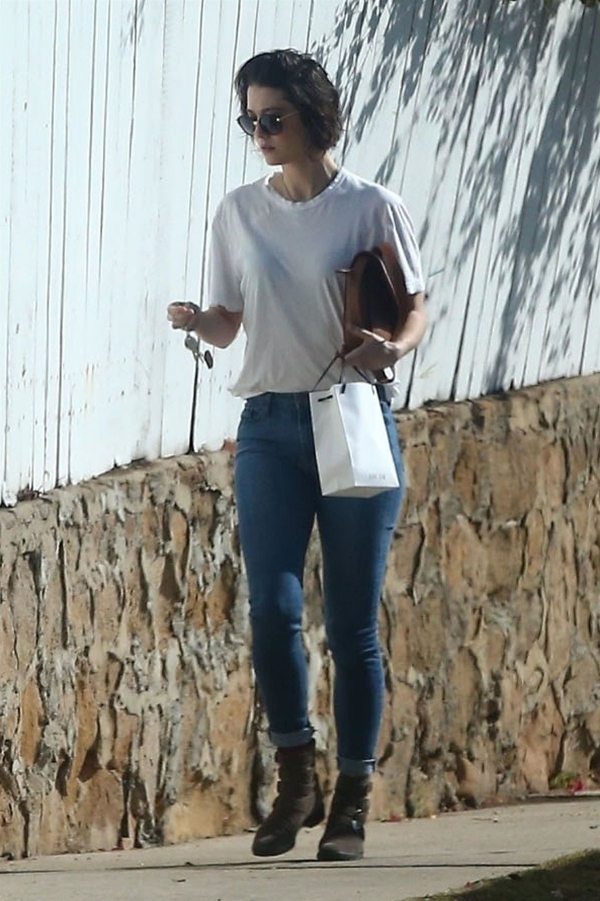 MARY ELIZABETH WINSTEAD Arrives to Her Home in Brentwood 01/05/2018 ...