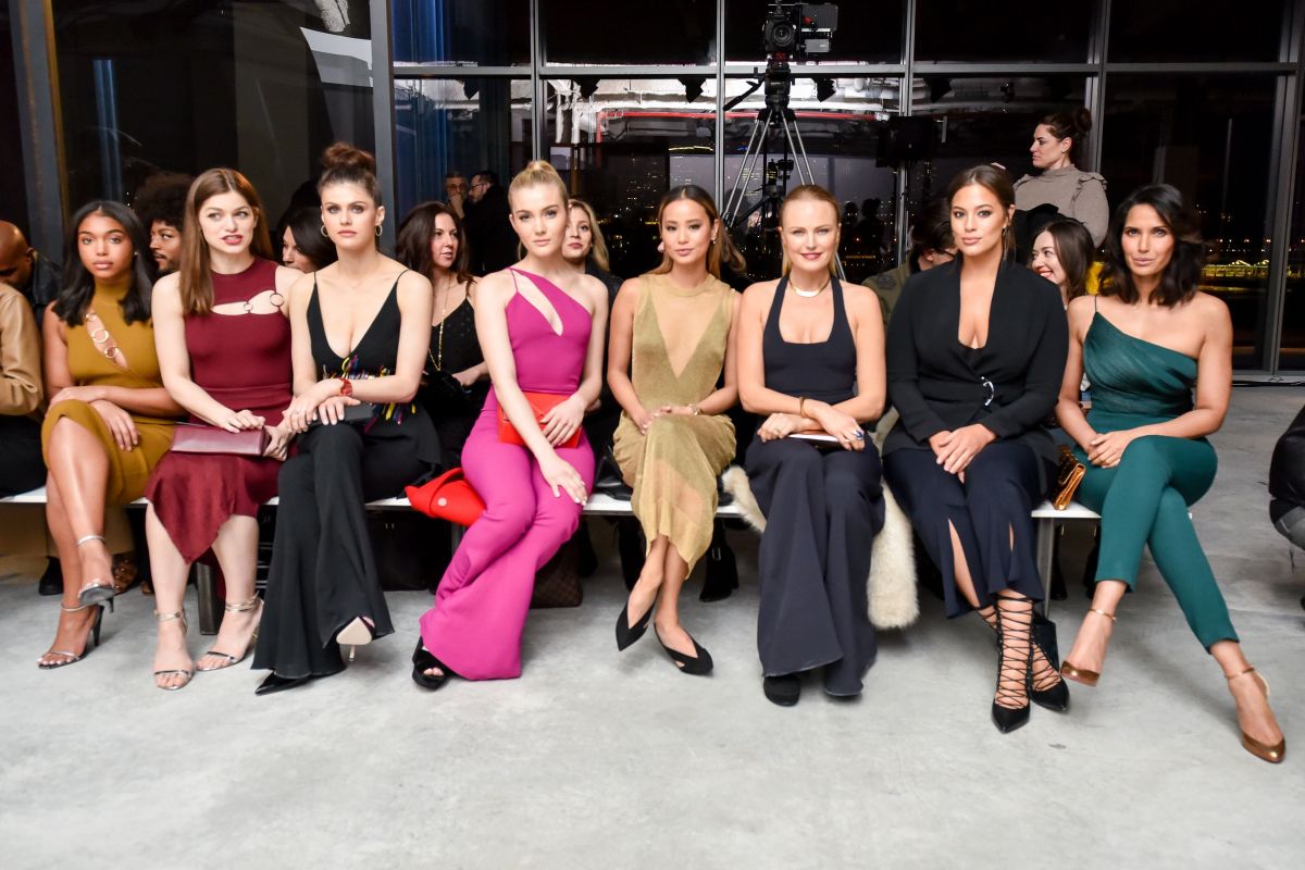 ASHLEY GRAHAM at Cushnie et Ochs Show at New York Fashion Week 02/09 ...