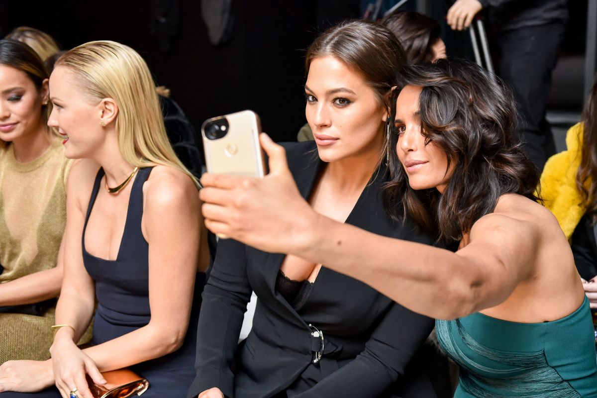 ASHLEY GRAHAM at Cushnie et Ochs Show at New York Fashion Week 02/09 ...