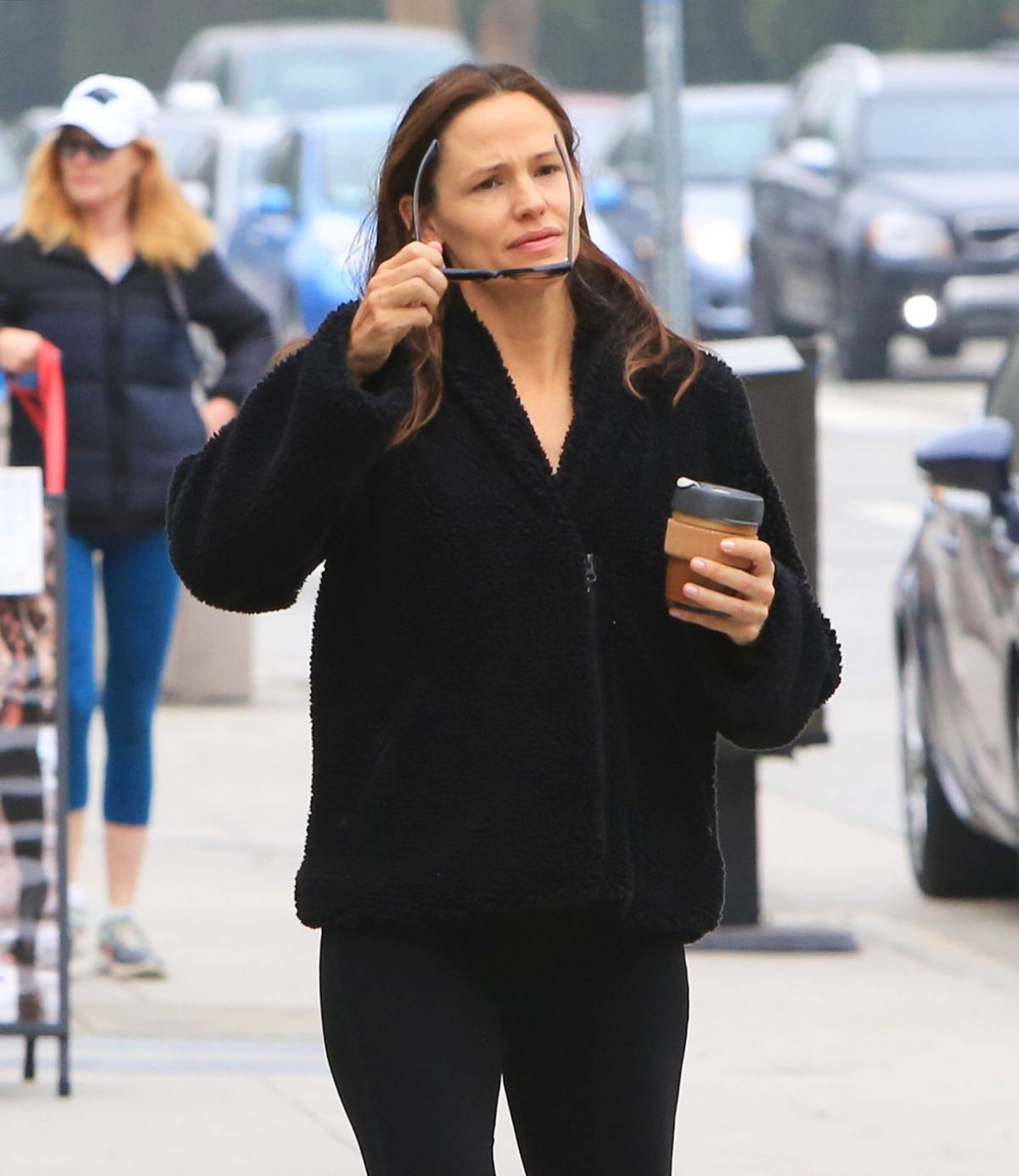 JENNIFER GARNER Out for Coffee in Brentwood 04/24/2018 – HawtCelebs