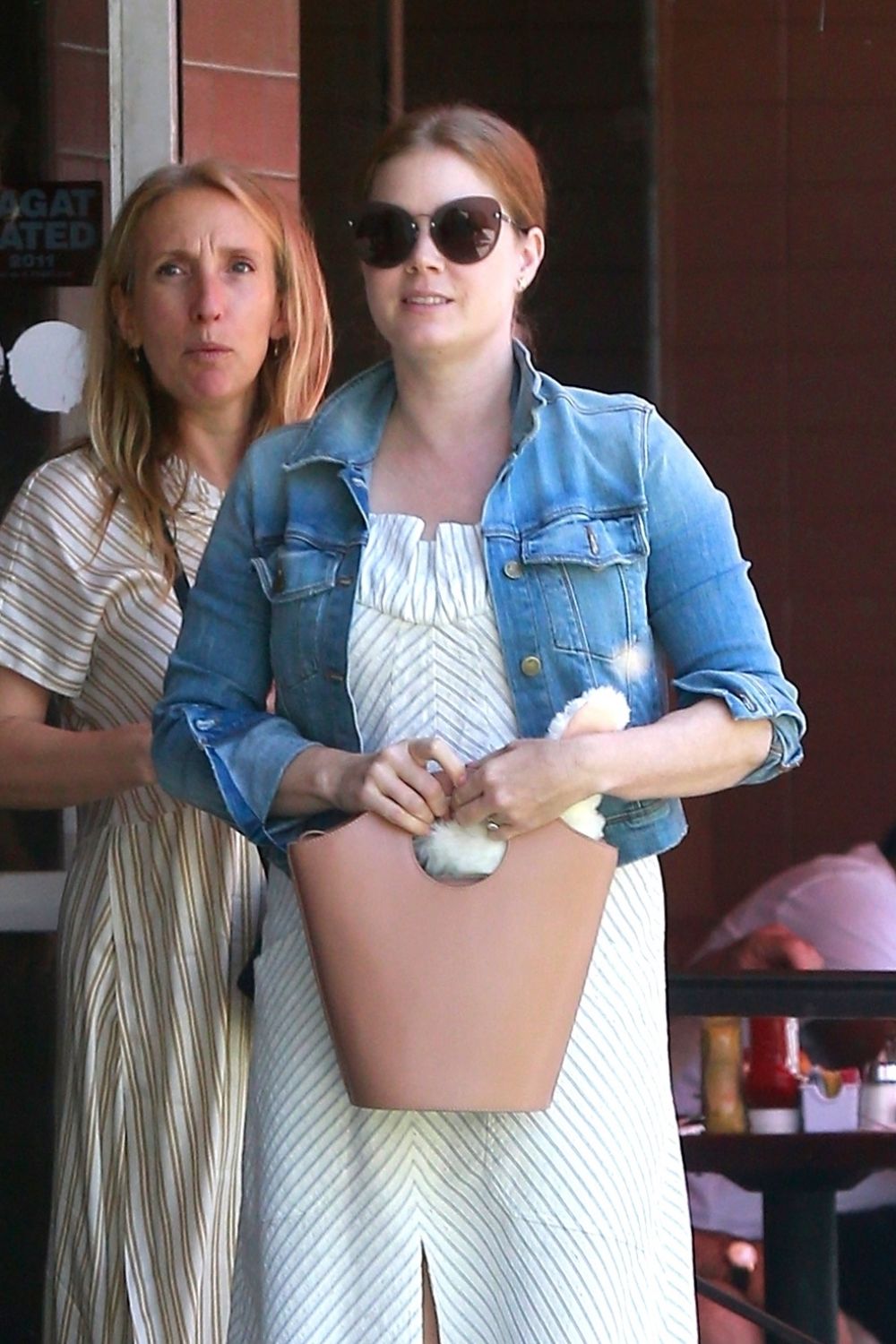 AMY ADAMS at Nate’n Al Delicatessen in Beverly Hills 06/09/2018 ...