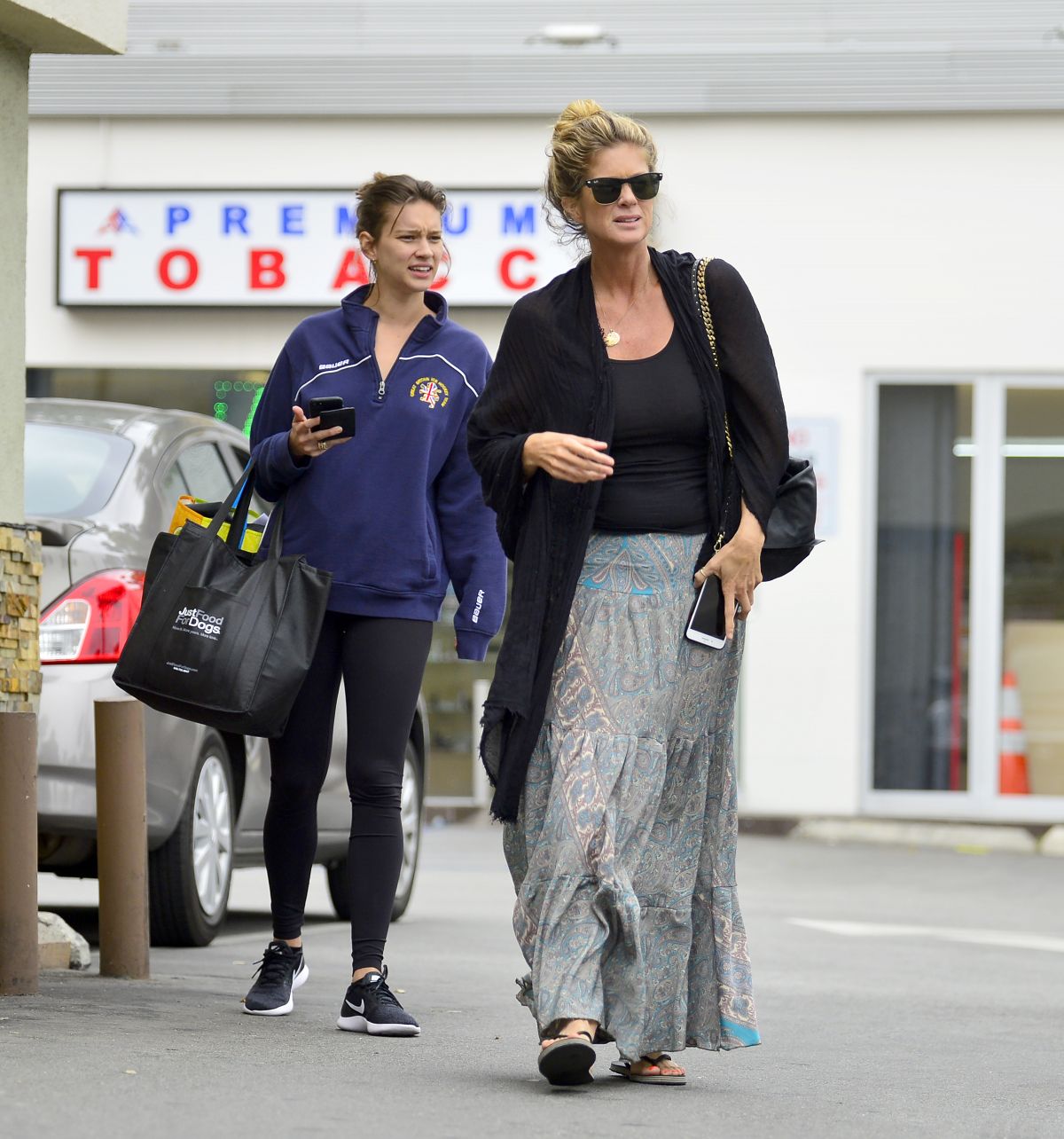 RACHEL and RENEE HUNTER Out for Lunch in Los Angeles 05/30/2018 ...