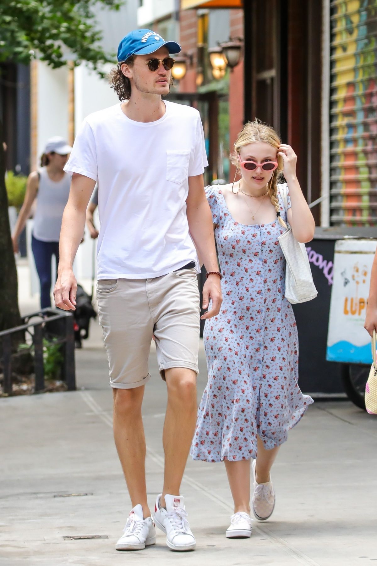 DAKOTA FANNING and Henry Frye Out for Lunch in New York 07/21/2018 ...