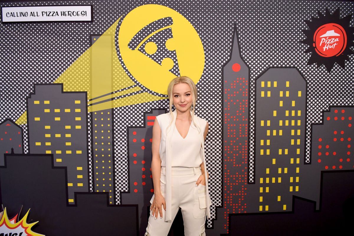 DOVE CAMERON at Pizza Hut Lounge at Comic-con in San Diego 07/19/2018 ...