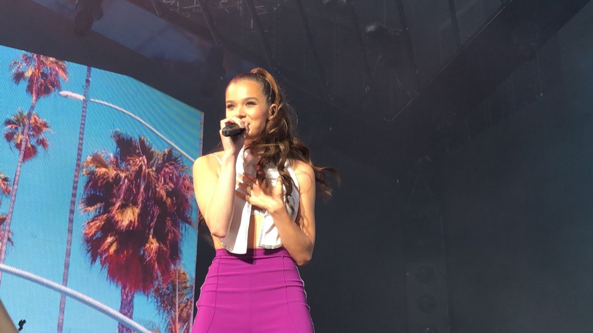 HAILEE STEINFELD Performs at Blue Hills Bank Pavilion in Boston 07/13 ...