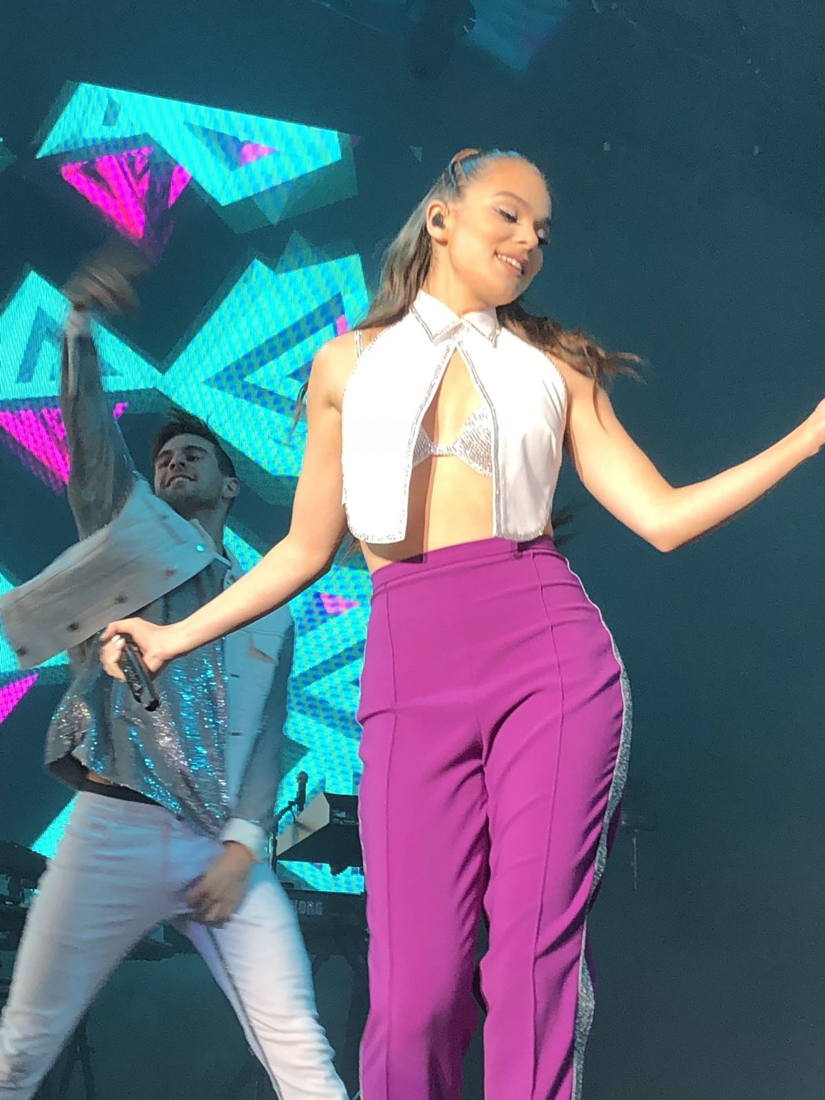 HAILEE STEINFELD Performs at Blue Hills Bank Pavilion in Boston 07/13 ...