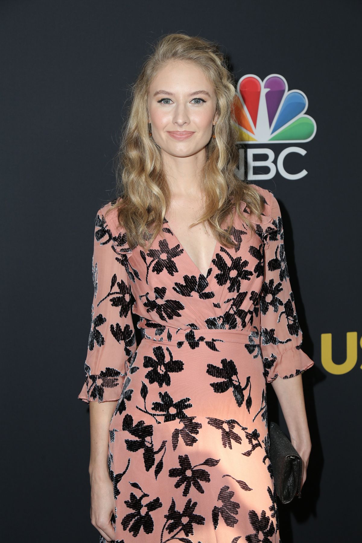 CAITLIN THOMPSON at This is Us, Season 3 Premiere in Los Angeles 09/25 ...