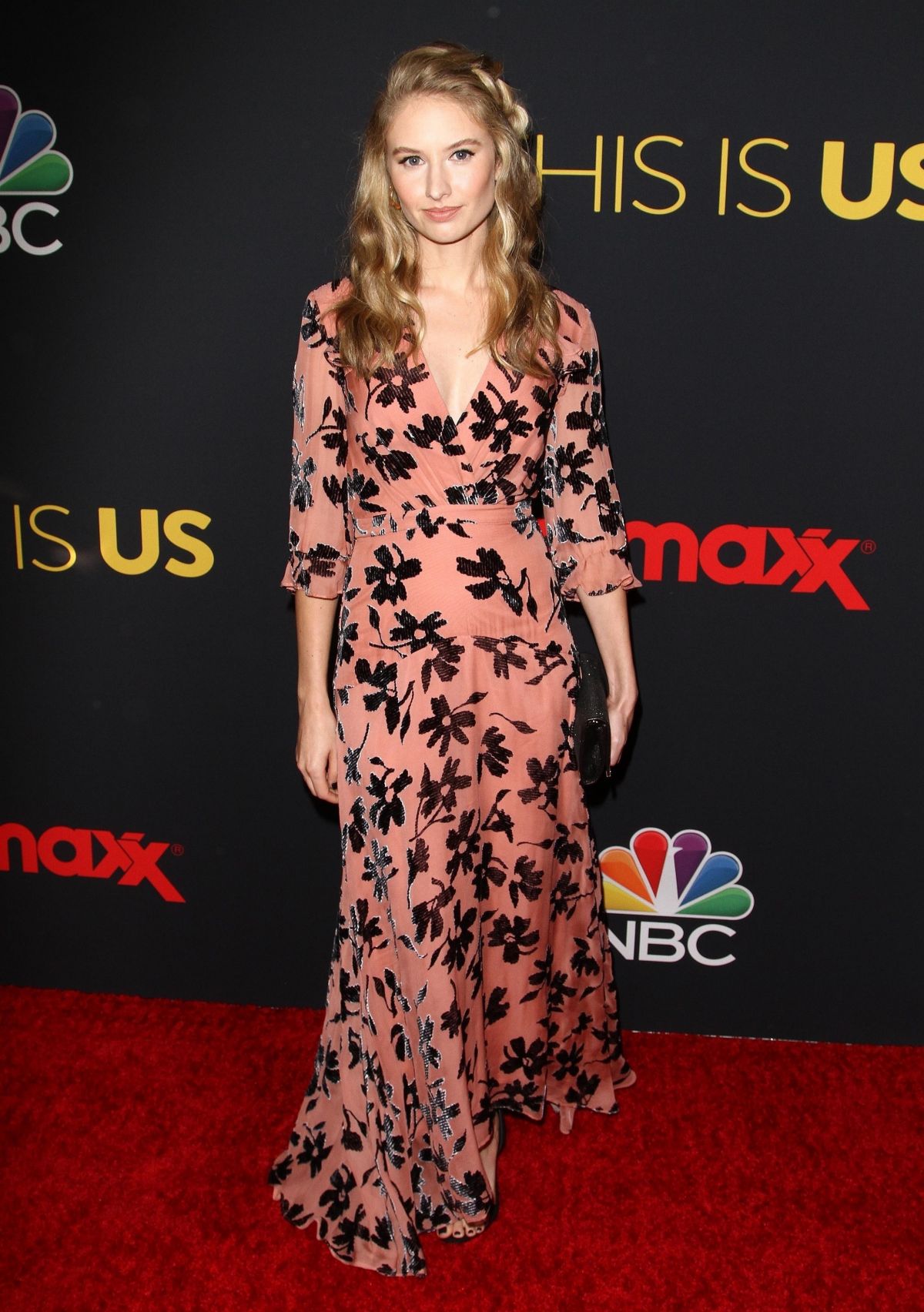 CAITLIN THOMPSON at This is Us, Season 3 Premiere in Los Angeles 09/25 ...