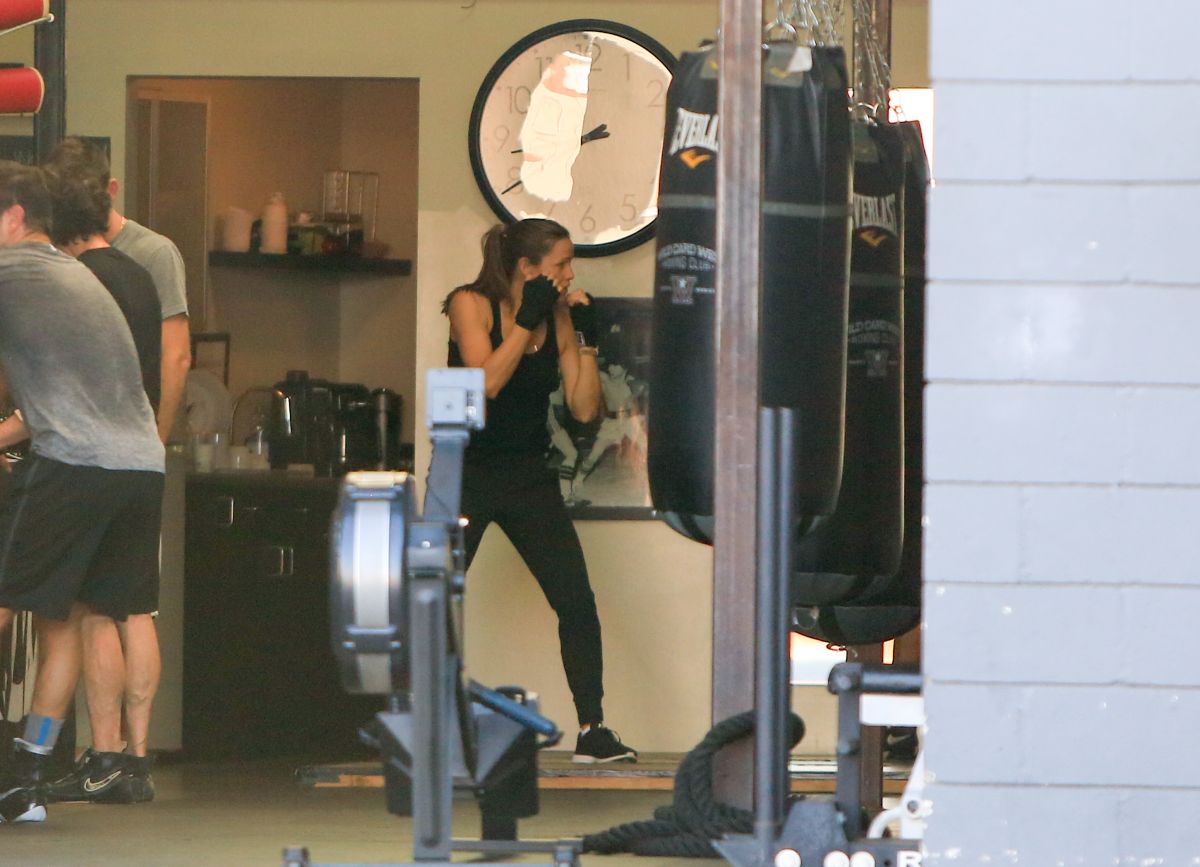 JENNIFER GARNER at Boxing Workout in Los Angeles 09/27/2018 – HawtCelebs