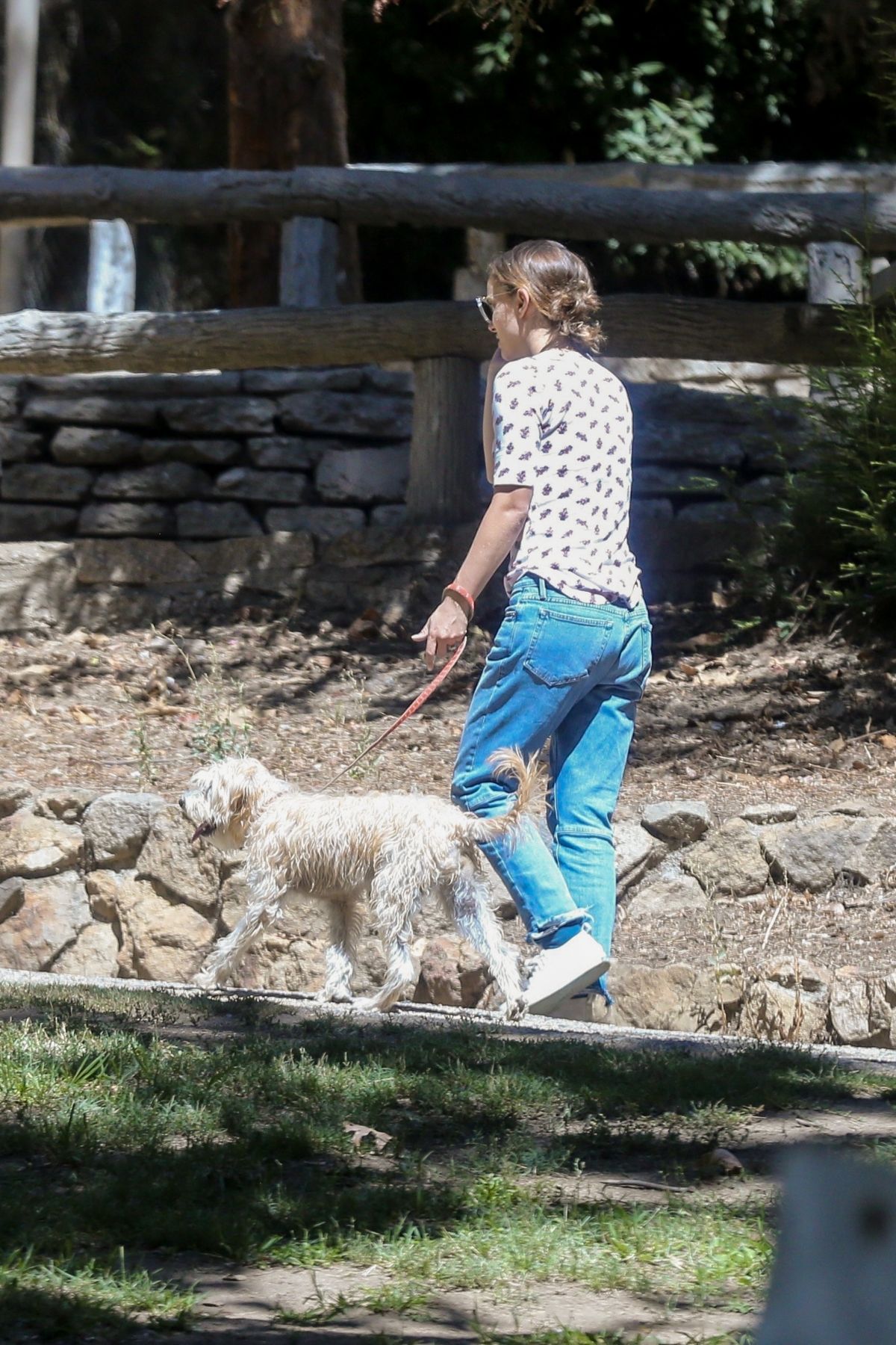 NATALIE PORTMAN Out with Her Dog in Los Feliz 09/17/2018 – HawtCelebs