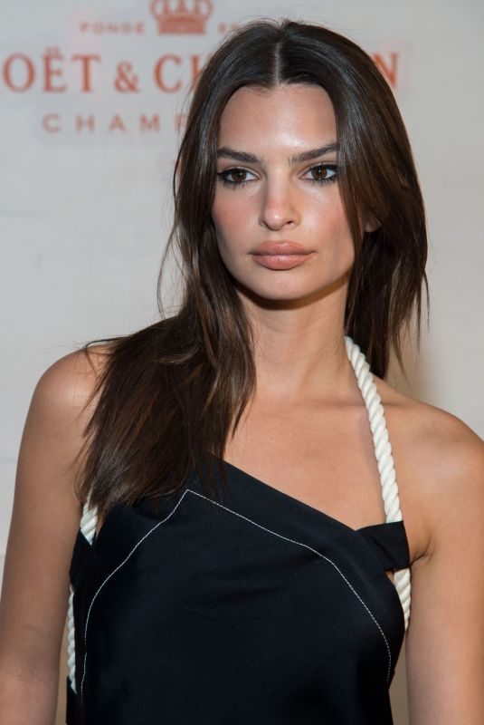Emily Ratajkowski – Page 88 – HawtCelebs