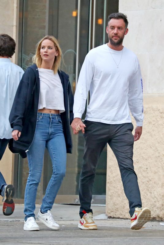 JENNIFER LAWRENCE and Cooke Maroney Out in New York 10/02/2018 – HawtCelebs