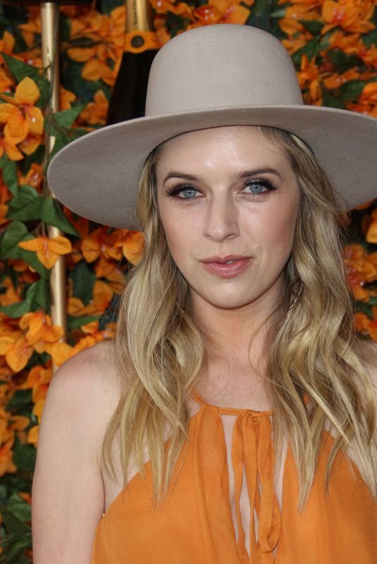 ZZ Ward – HawtCelebs