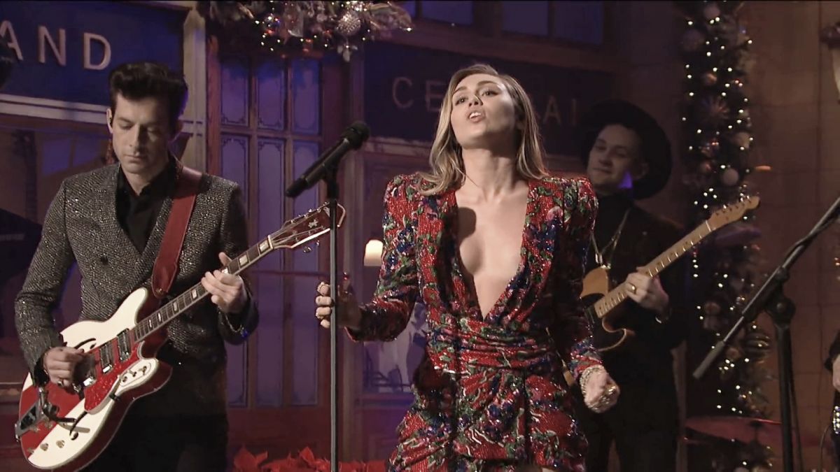 MILEY CYRUS at Saturday Night Live 12/15/2018 – HawtCelebs
