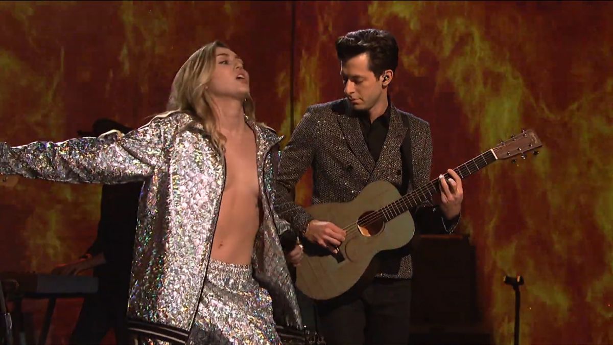 MILEY CYRUS at Saturday Night Live 12/15/2018 – HawtCelebs