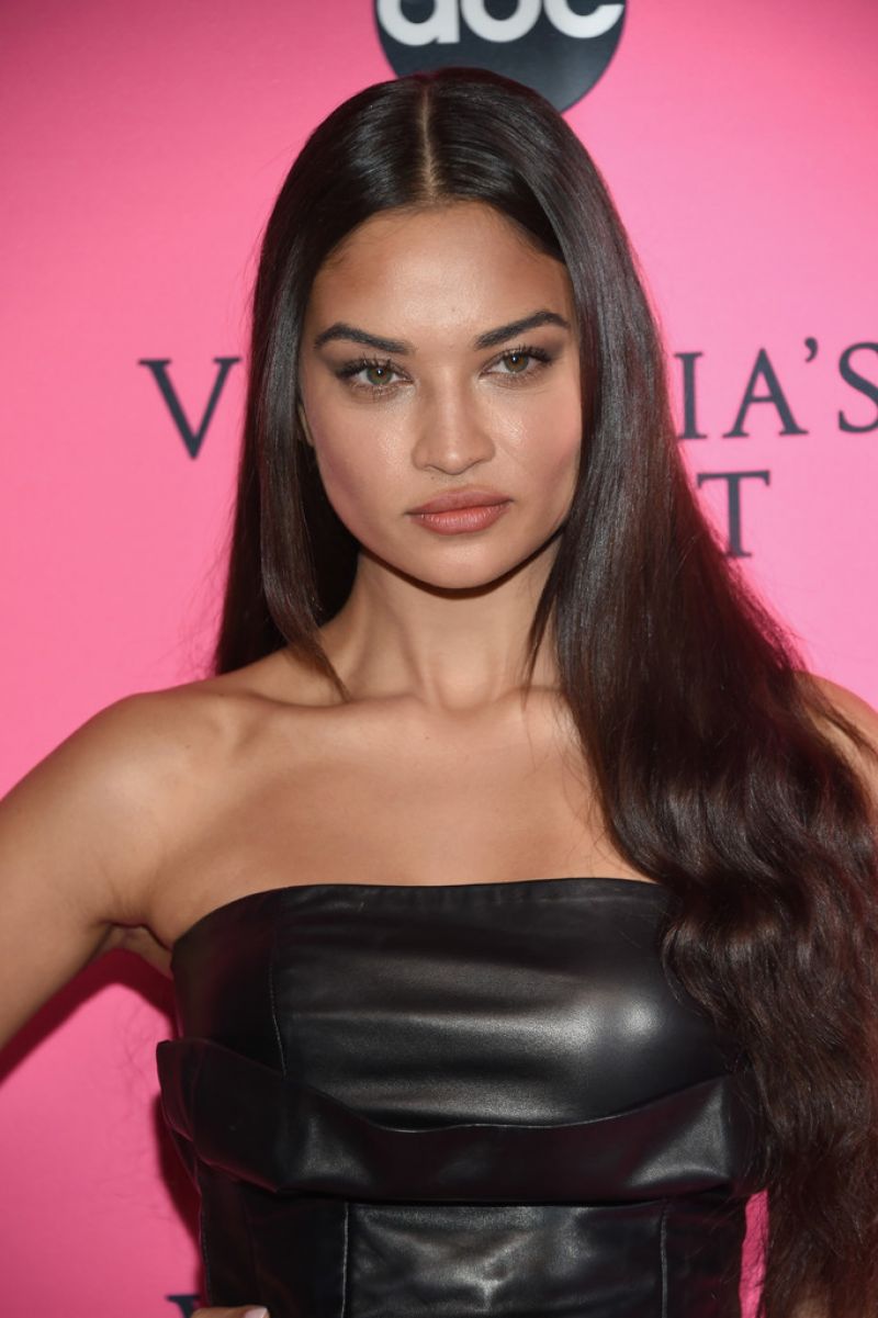 SHANINA SHAIK at Victoria’s Secret Viewing Party in New York 12/02/2018 ...