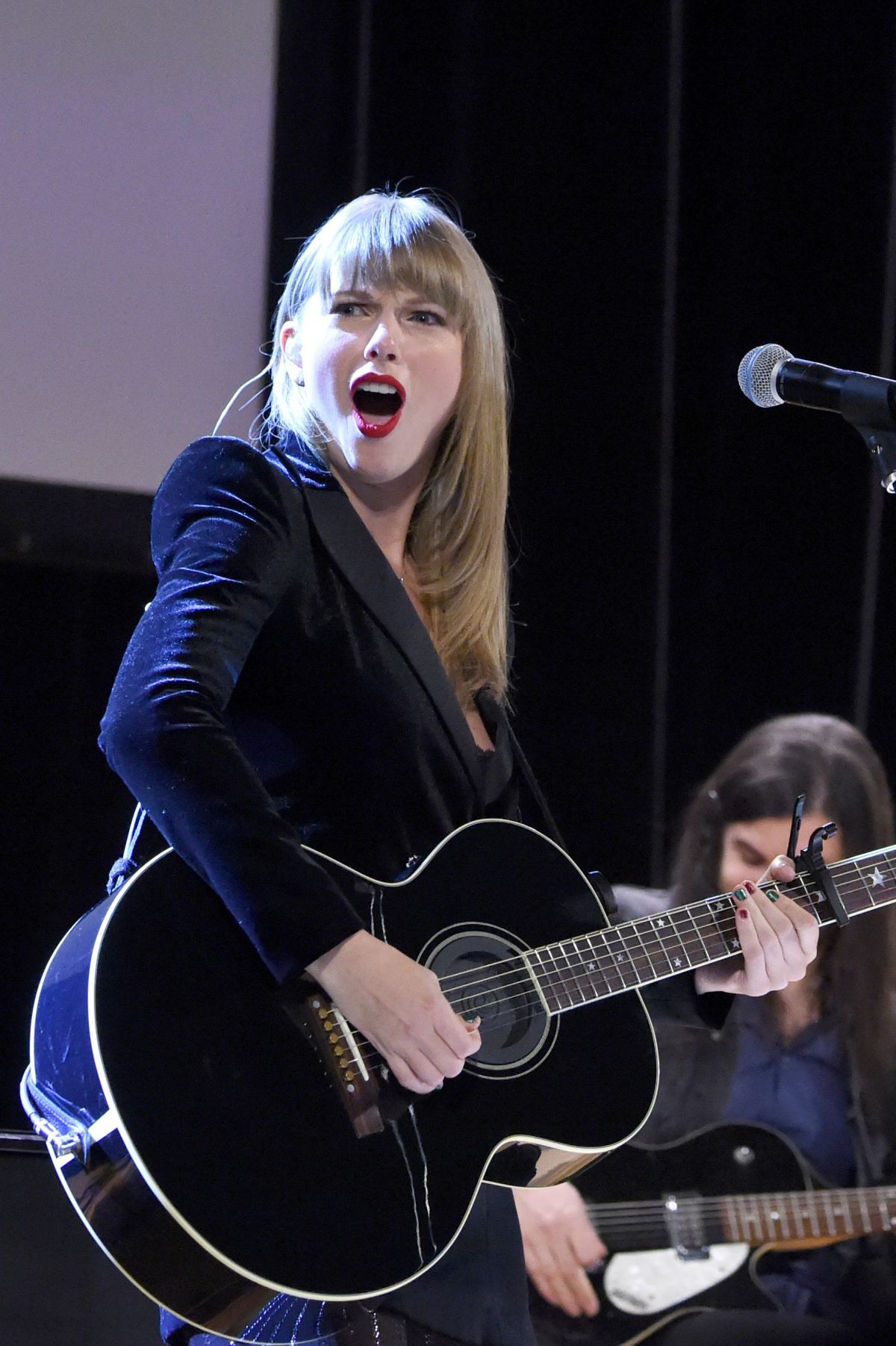 TAYLOR SWIFT Performs at Ally Coalition Talent Show in New York 12/05 ...