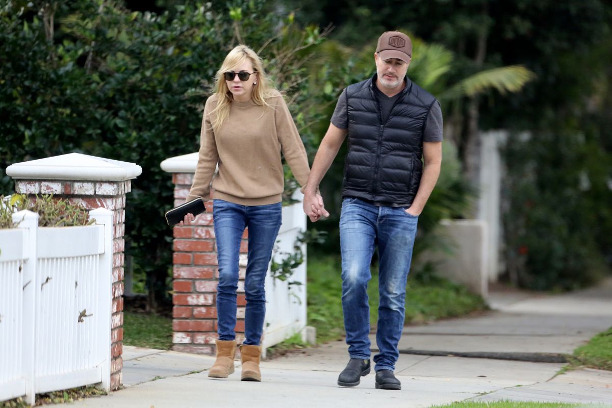 ANNA FARIS and Michael Barrett Out in Los Angeles 01/29/2019 – HawtCelebs