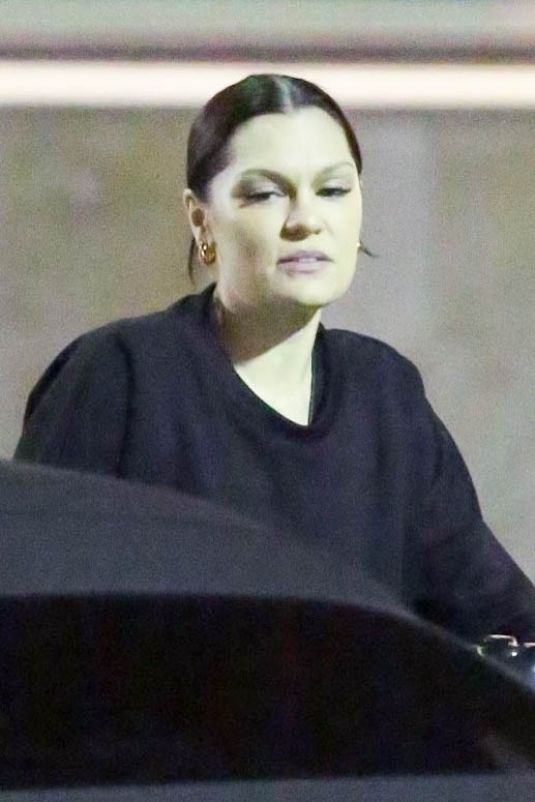 JESSIE J Out in Los Angeles 01/17/2019 – HawtCelebs