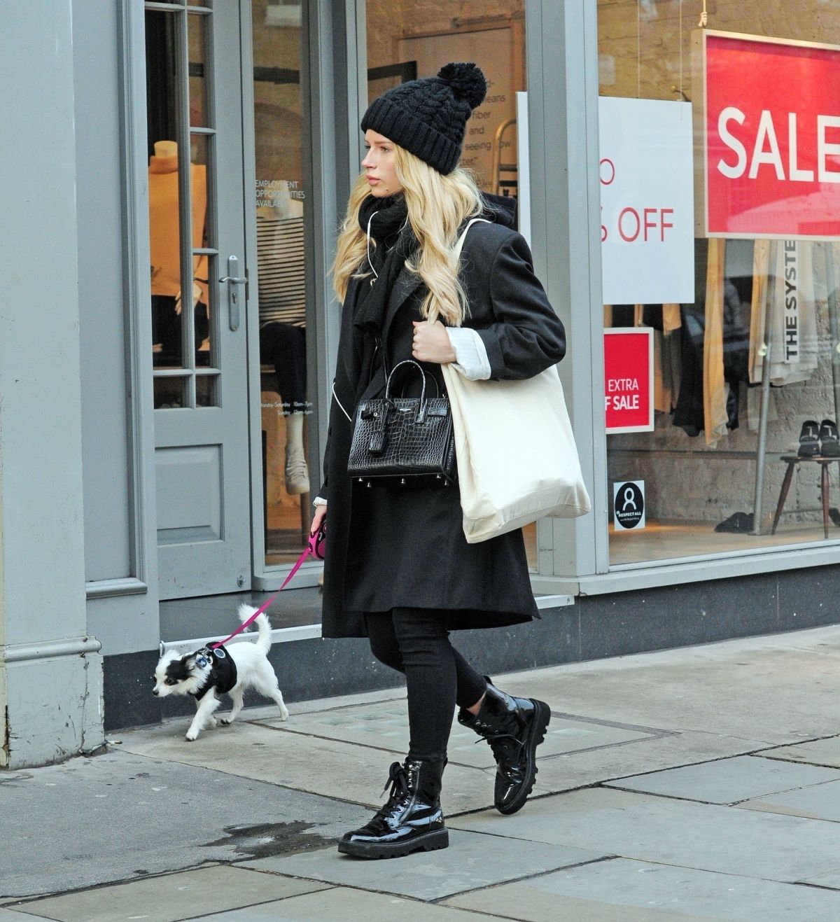 LOTTIE MOSS Out with Her Dog in London 01/26/2019 – HawtCelebs