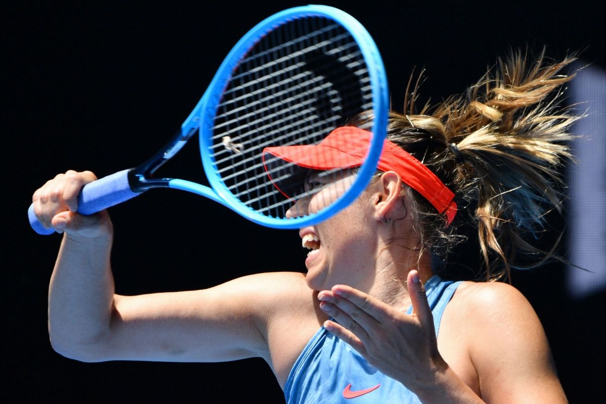 MARIA SHARAPOVA vs ASHLEIGH BARTY at 2019 Australian Open at Melbourne ...