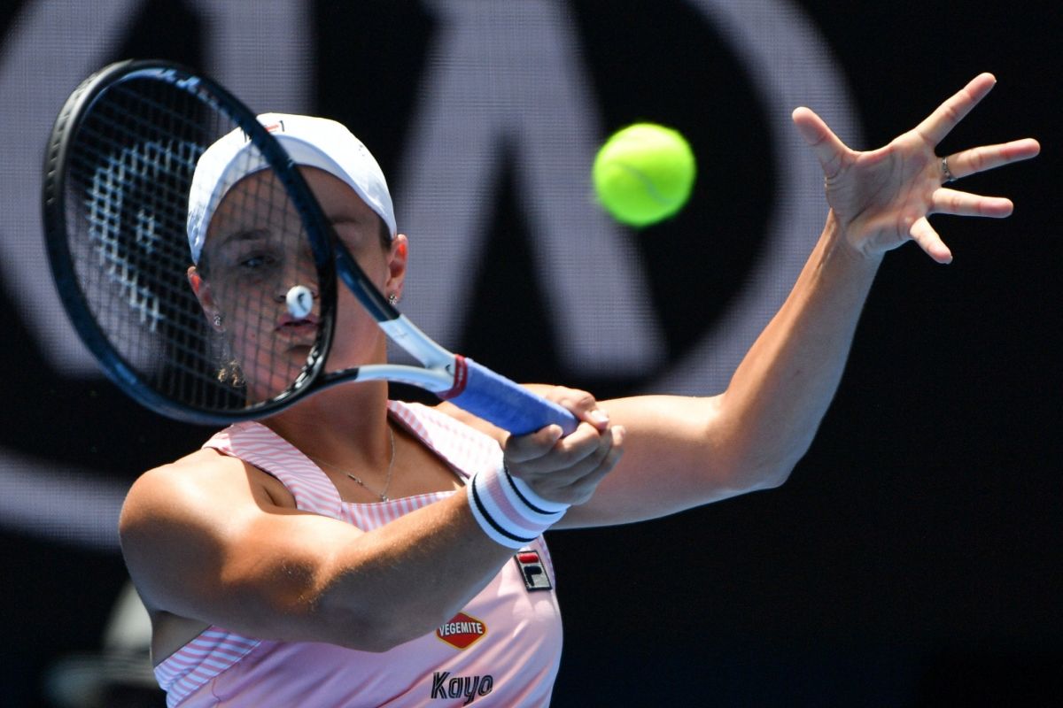 MARIA SHARAPOVA vs ASHLEIGH BARTY at 2019 Australian Open at Melbourne ...