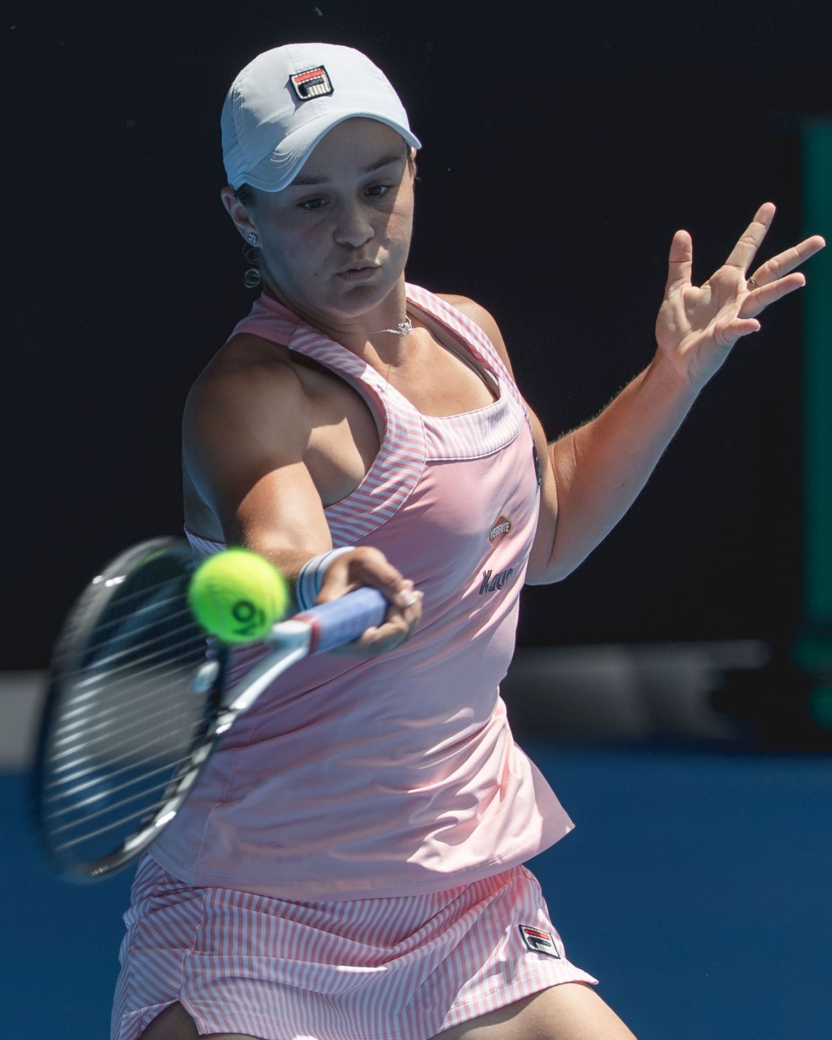 MARIA SHARAPOVA vs ASHLEIGH BARTY at 2019 Australian Open at Melbourne ...