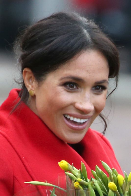 Pregnant MEGHAN MARKLE at Town of Birkenhead in Merseyside 01/14/2019 ...