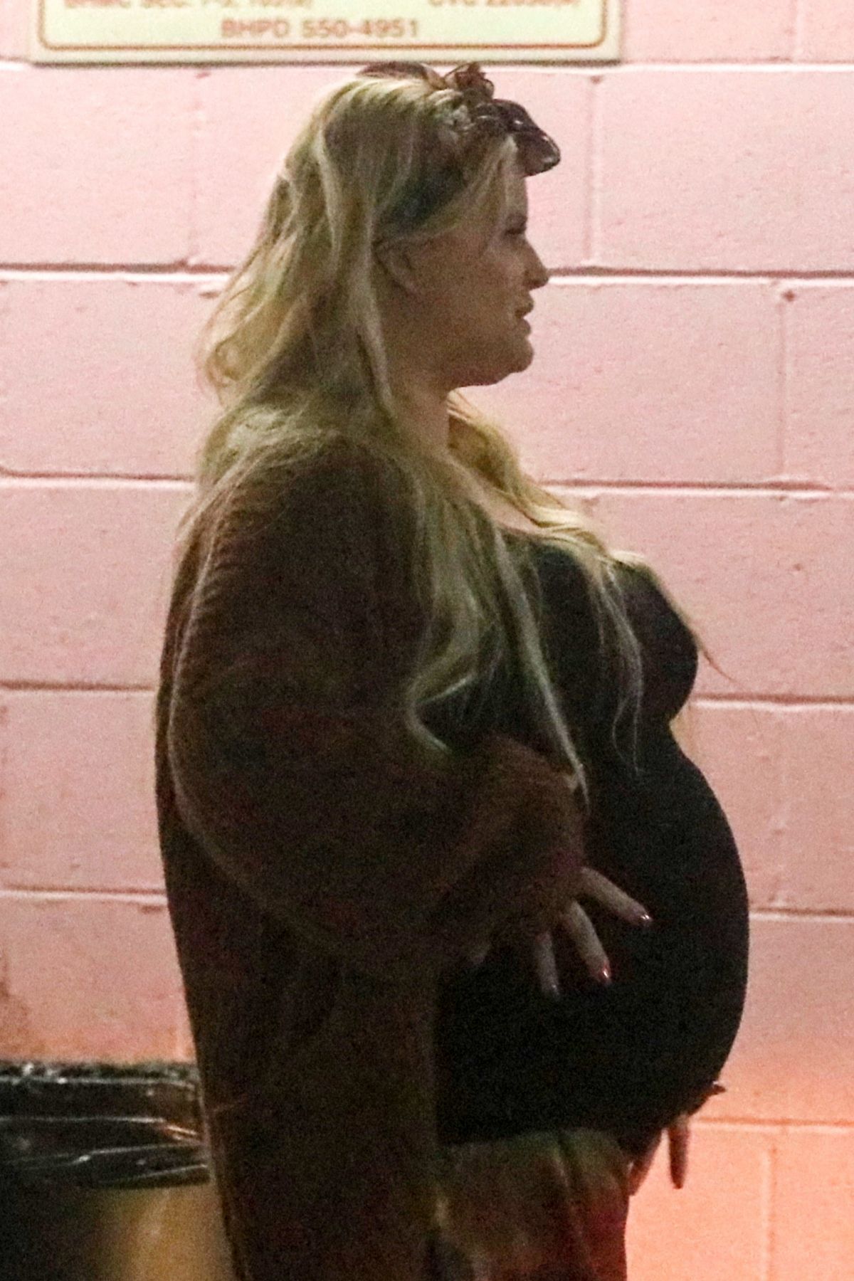 Pregnant JESSICA SIMPSON Visiting Her Doctor in Los Angeles 02/05/2019 ...
