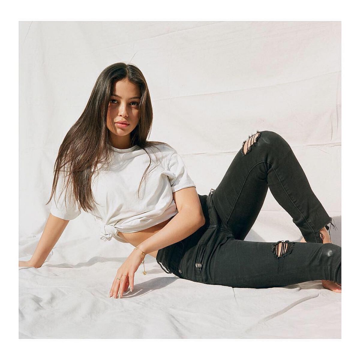 FIONA BARRON on the Set of a Photoshoot, 2019 – HawtCelebs