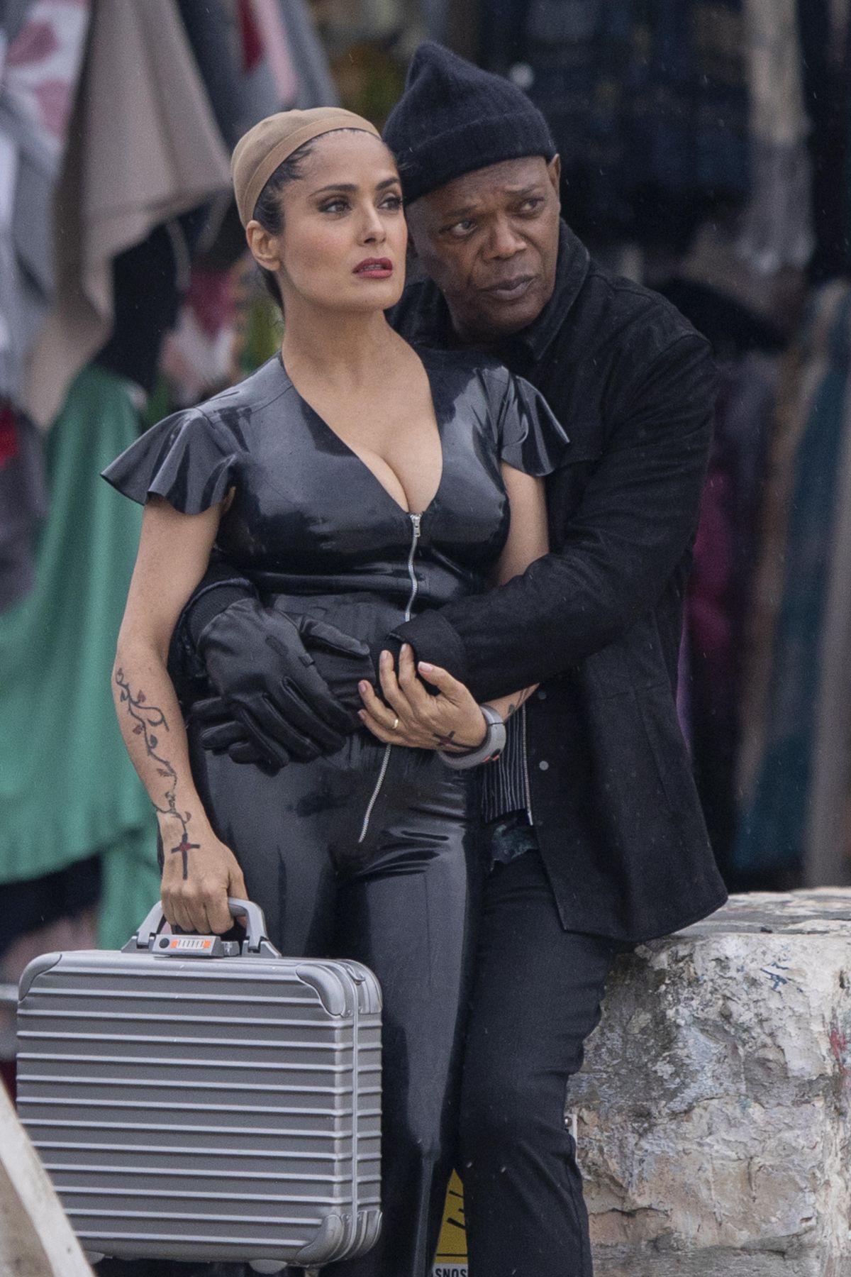 SALMA HAYEK and Samuel L. Jackson on the Set of The Hitman’s Wife’s ...