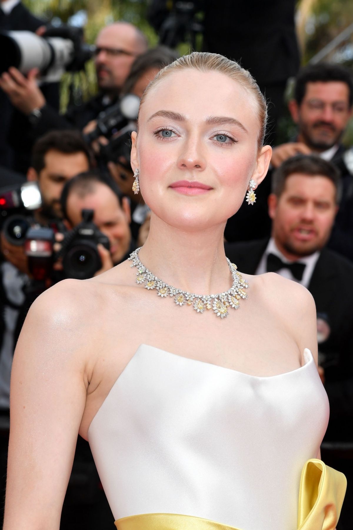 DAKOTA FANNING At Once Upon A Time In Hollywood Screening At Cannes DAKOTA FANNING At Once Upon A Time In Hollywood Screening At Cannes