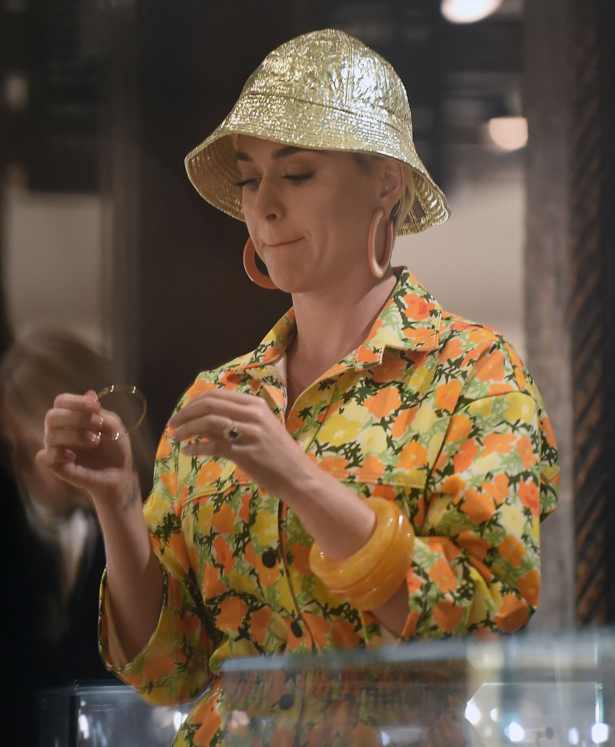 KATY PERRY Shopping for Jewellery at Liberty London 05/01/2019 – HawtCelebs