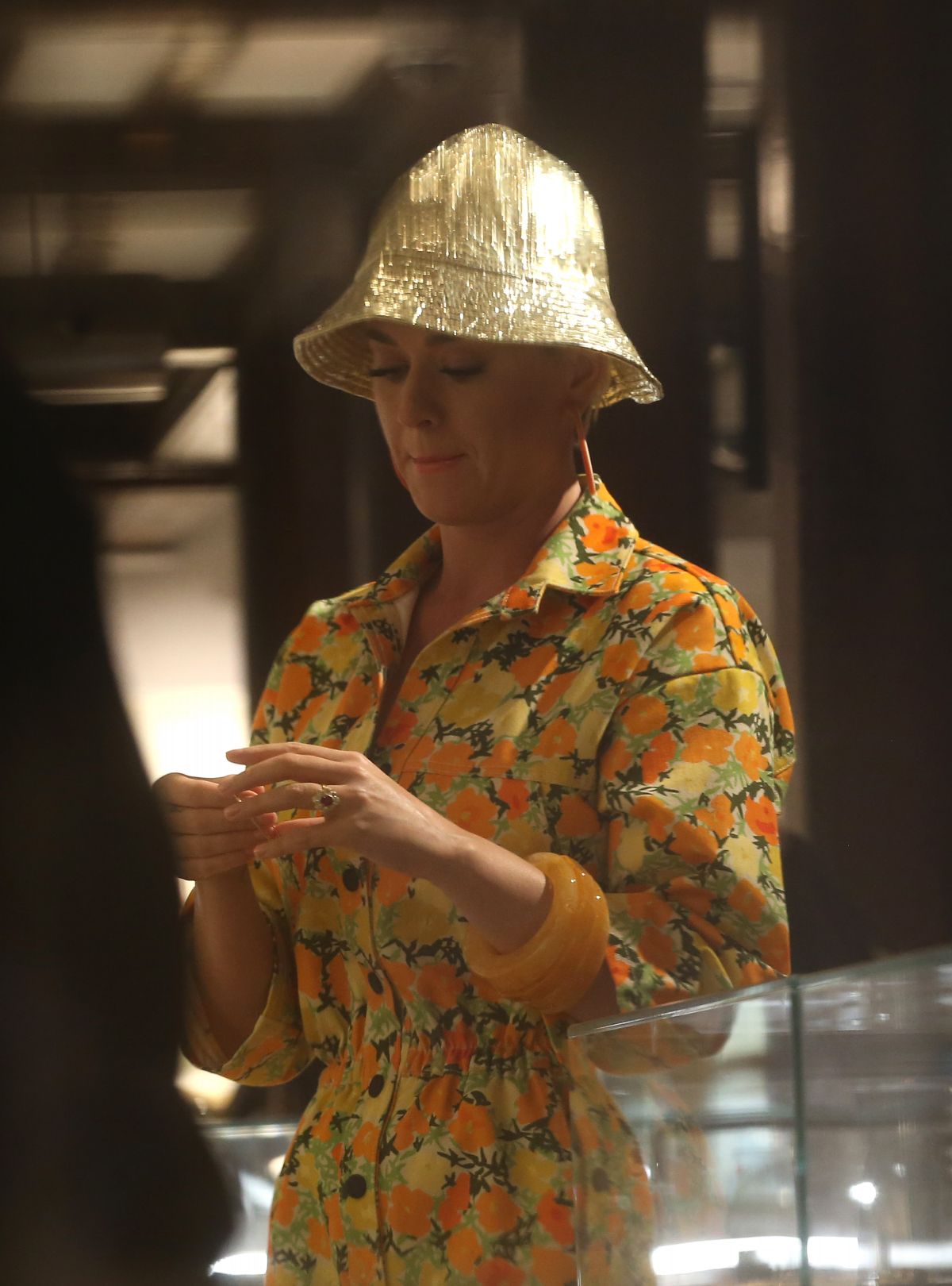 KATY PERRY Shopping for Jewellery at Liberty London 05/01/2019 – HawtCelebs
