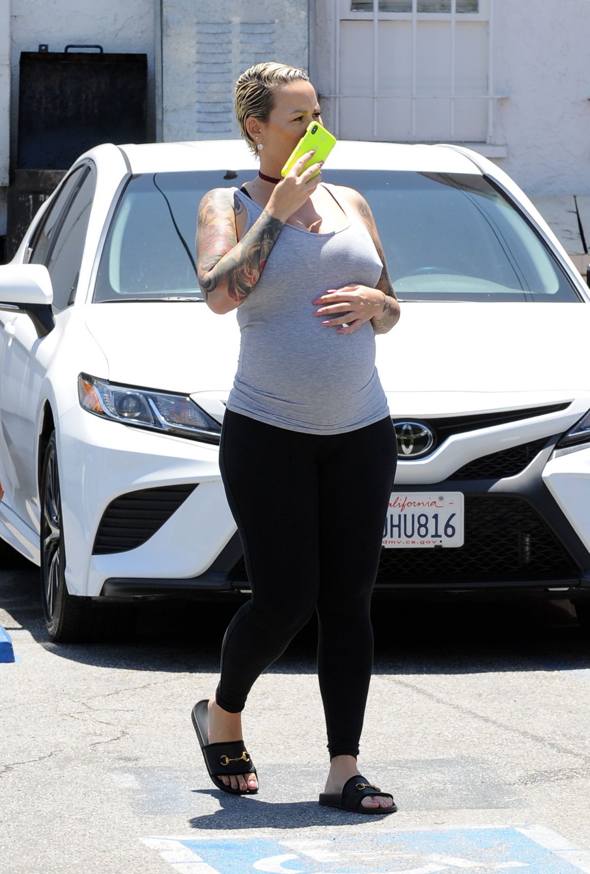 Pregnant AMBER ROSE Out for Lunch with Her Mother in Sherman Oaks 05/29 ...