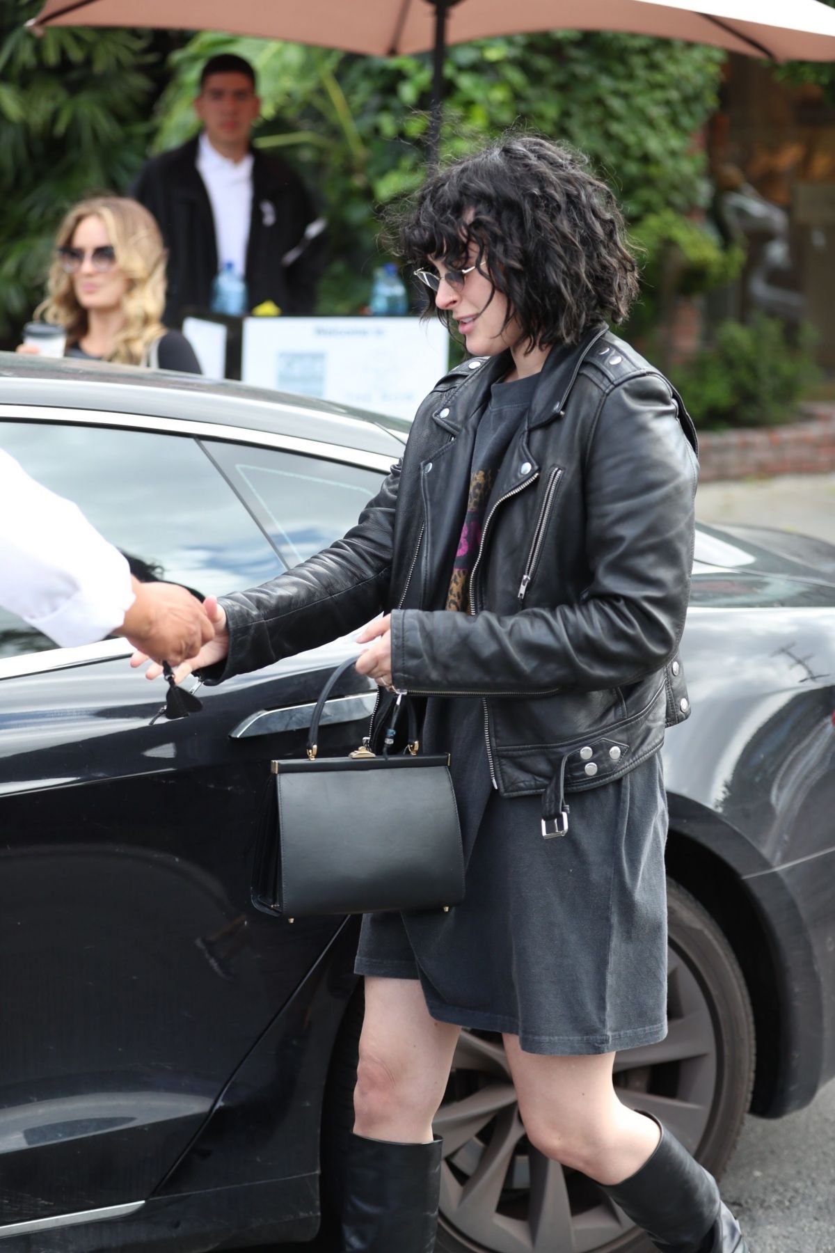 RUMER WILLIS Out on Melrose Place in West Hollywood 05/17/2019 – HawtCelebs