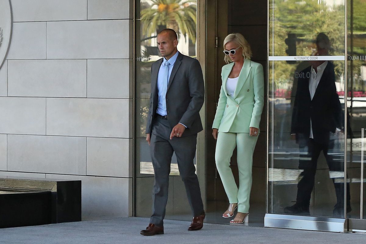 KATY PERRY Leaves Court for Trial Over Dark Horse in Los Angeles 07/18 ...