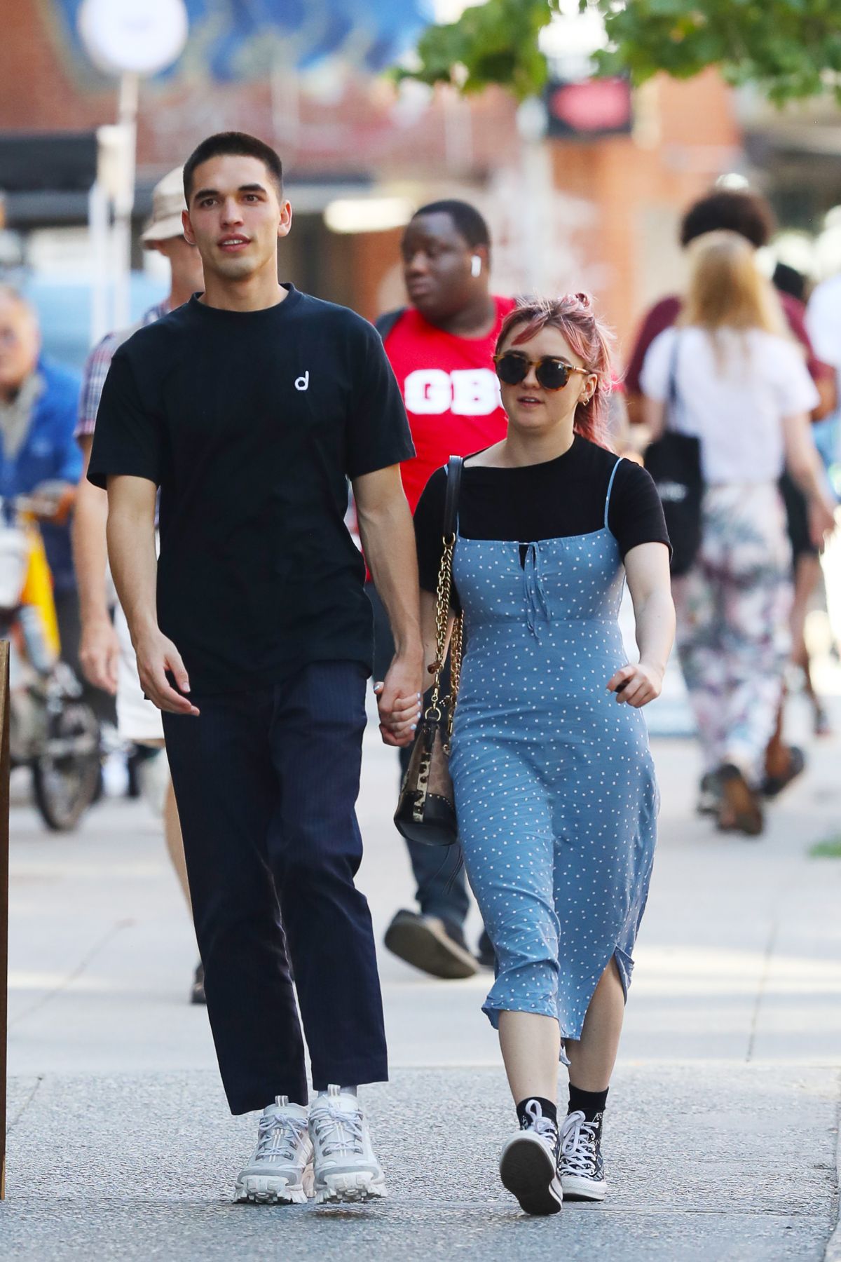 MAISIE WILLIAMS and Reuben Selby Out in New York 08/29/2019 – HawtCelebs