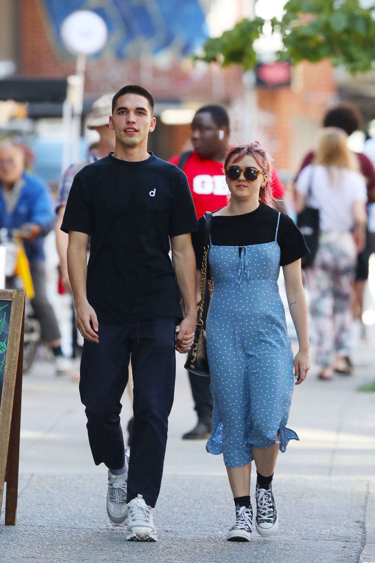 MAISIE WILLIAMS and Reuben Selby Out in New York 08/29/2019 – HawtCelebs