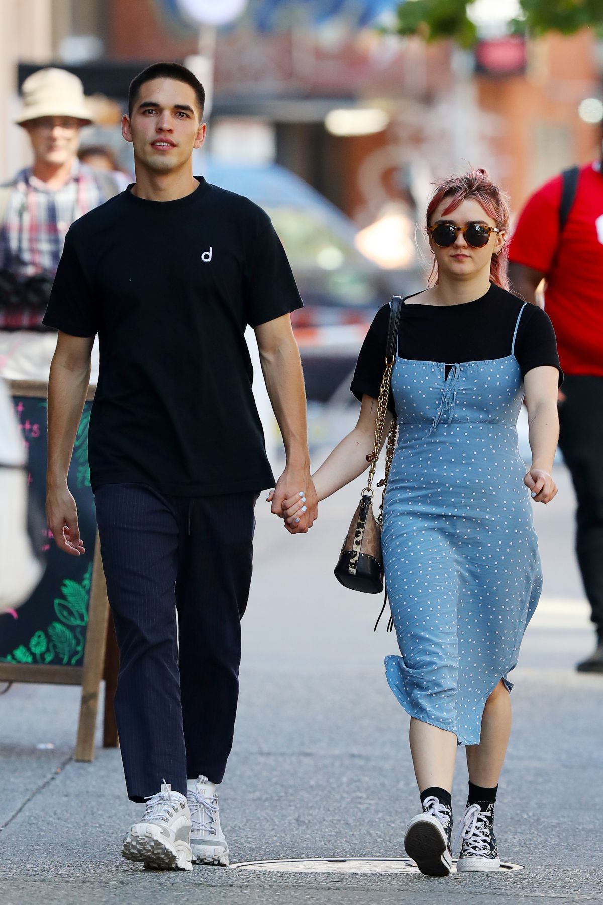 MAISIE WILLIAMS and Reuben Selby Out in New York 08/29/2019 – HawtCelebs