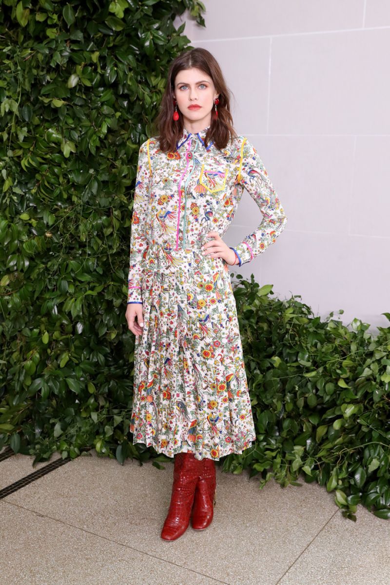 ALEXANDRA DADDARIO at Tory Burch Show at New York Fashion Week 09/08 ...
