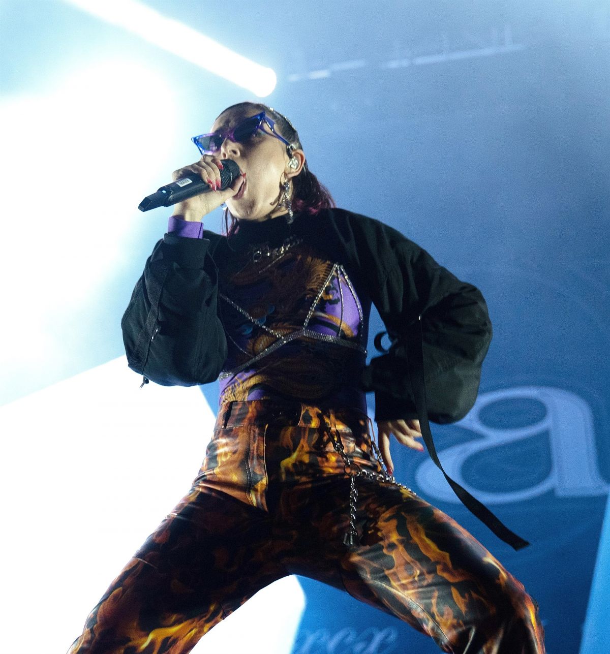 CHARLI XCX Performs at Fox Theater in Oakland 10/02/2019 – HawtCelebs