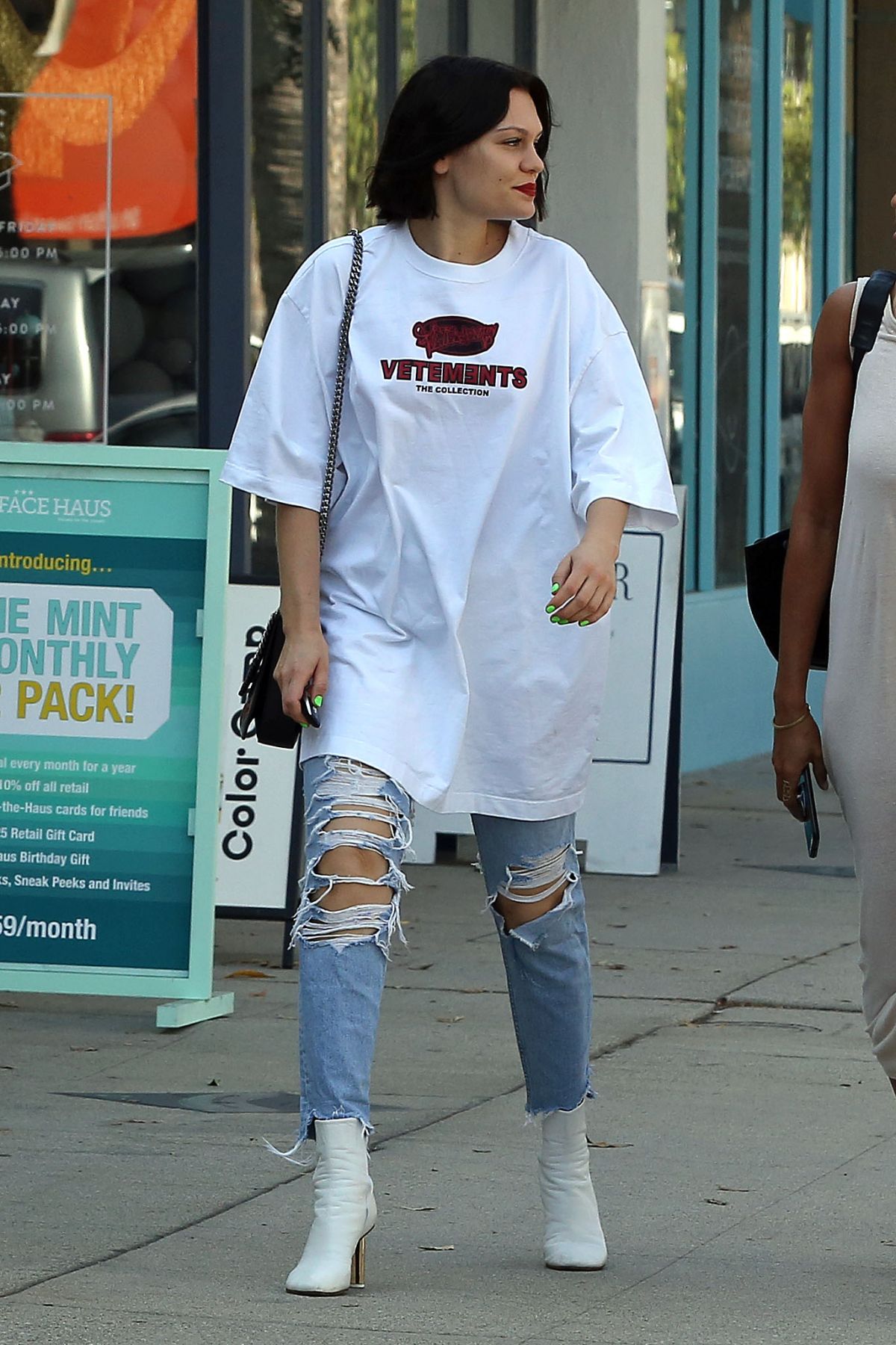 JESSIE J Out and About in Los Angeles 10/17/2019 – HawtCelebs