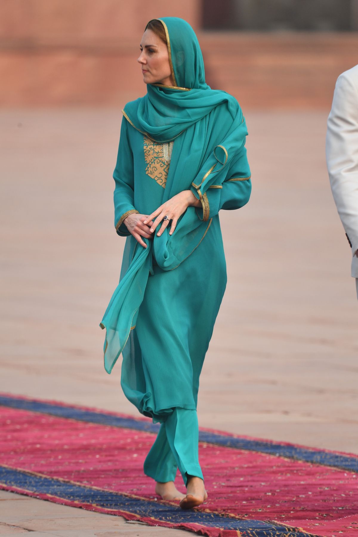KATE MIDDLETON at Badshahi Mosque in Lahore 10/17/2019 – HawtCelebs